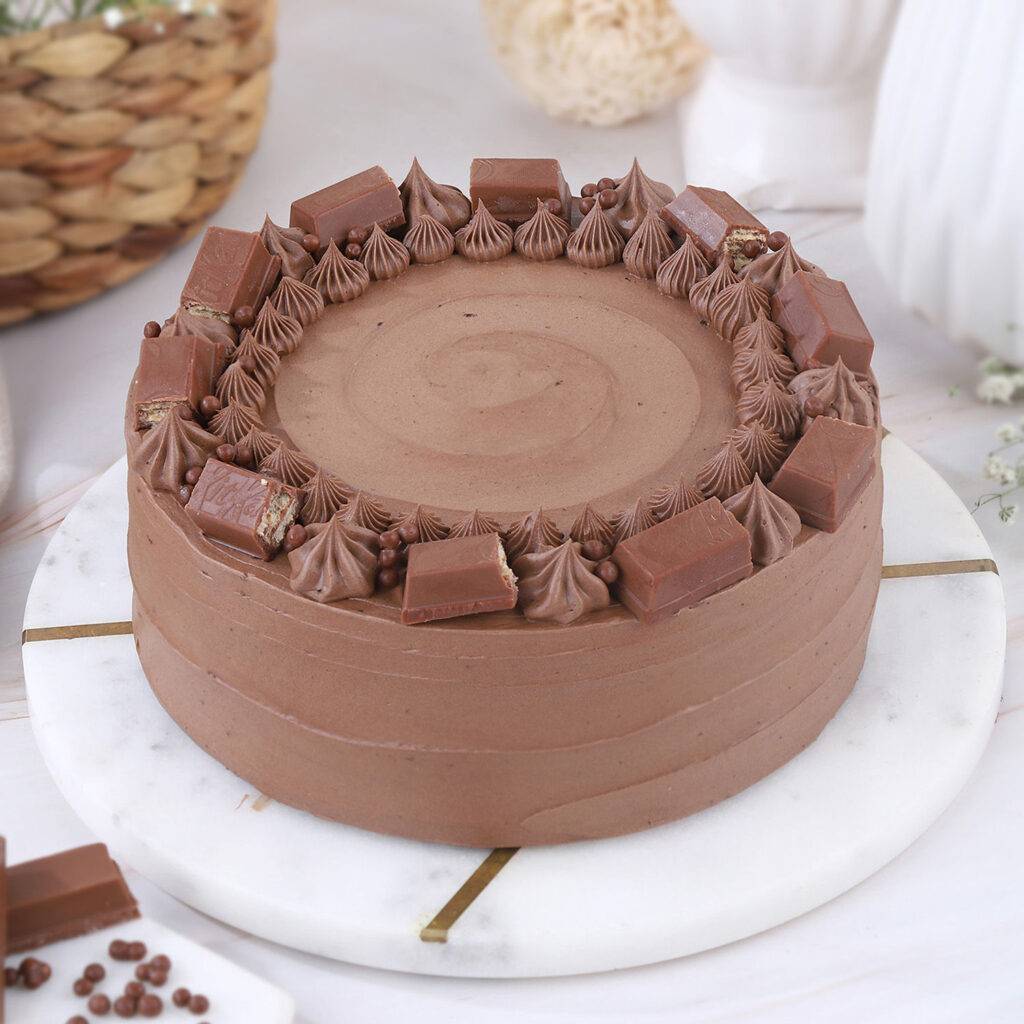 Kit Kat Crunch Cream Cake - Luv Flower & Cake