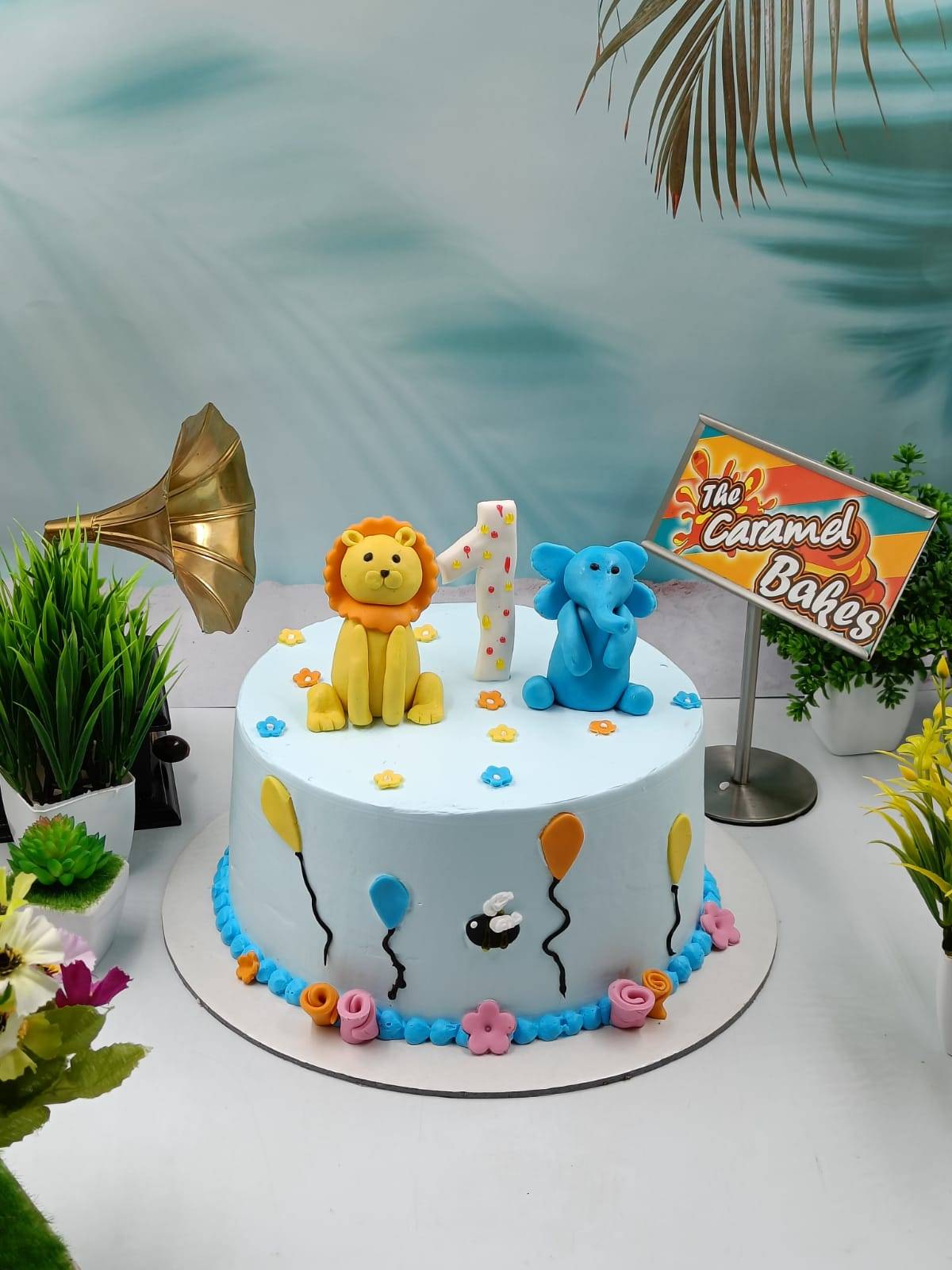 Animal and Balloon Cake - Luv Flower & Cake